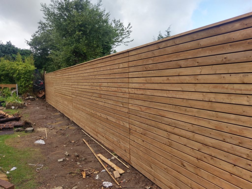 Fencing screen manufacture and installation